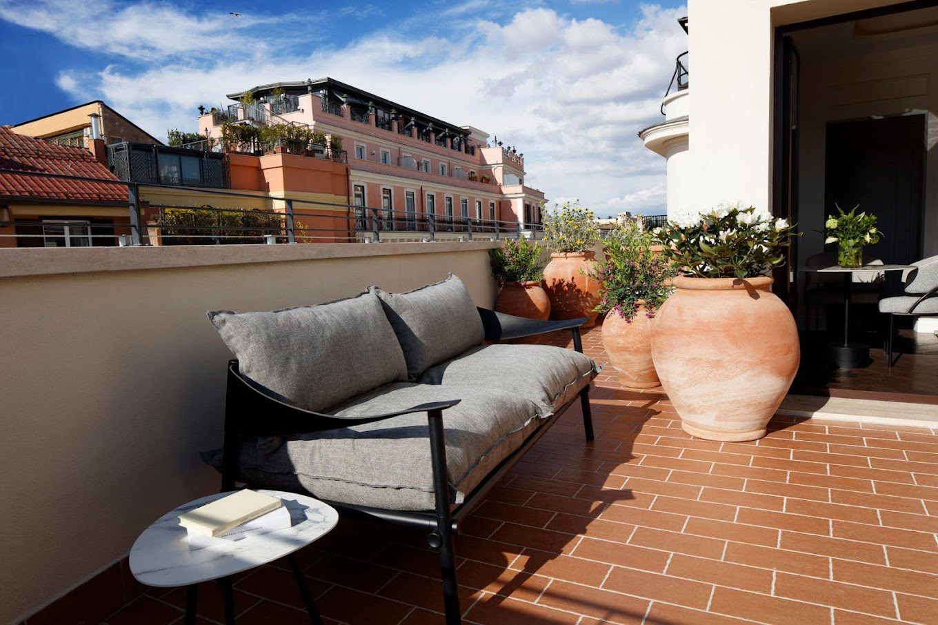 Charlie's bar (InterContinental Rome Ambasciatori Palace hotel) - dream ...