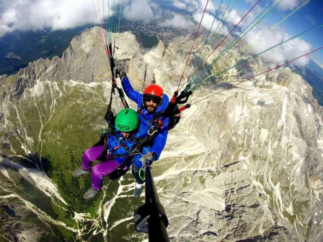 Fassa Fly – a double paragliding flight over the Dolomites in the Fassa ...